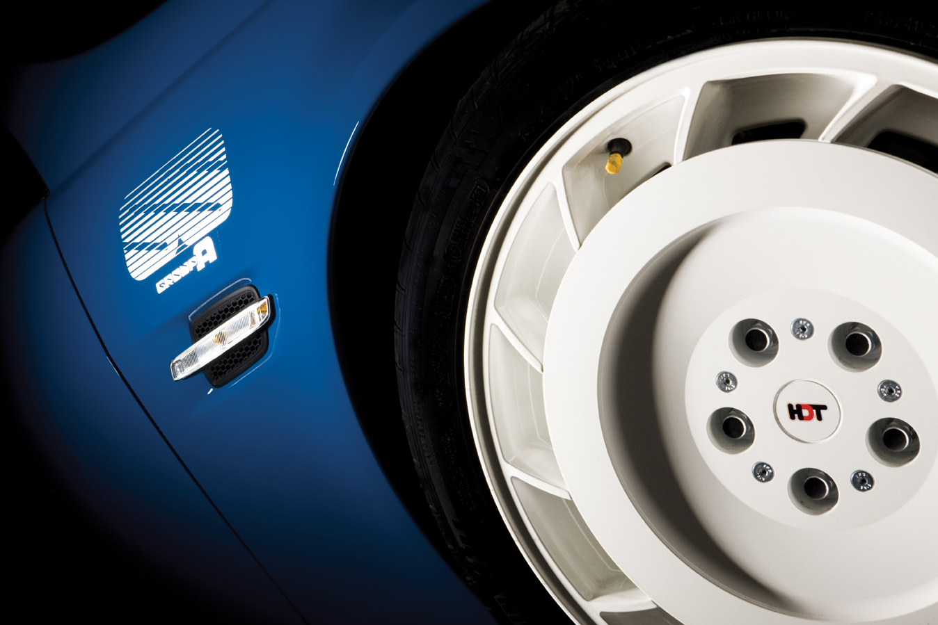 HDT White AeroMag Wheel Set - VE083W-L / VE083W-R