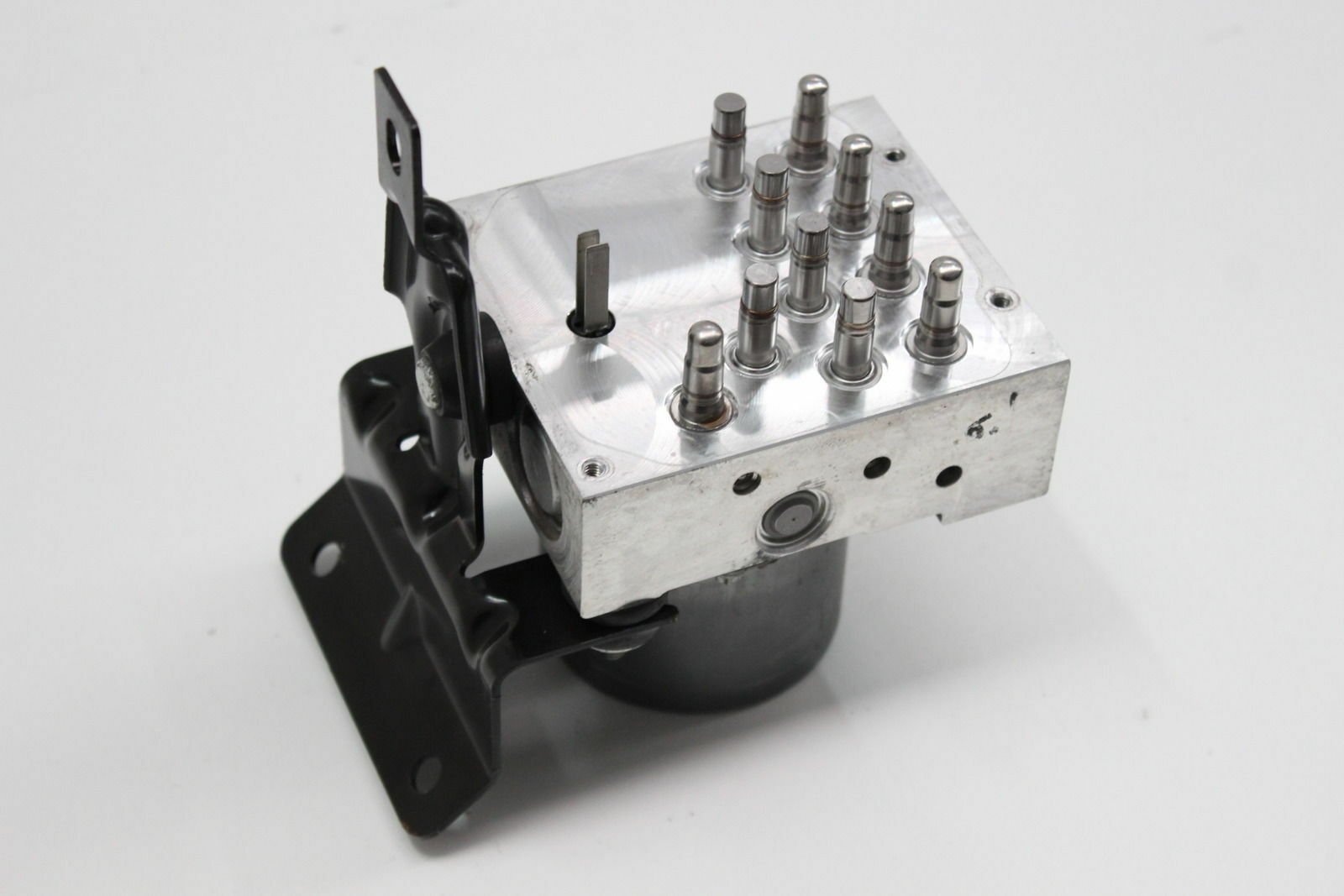 Used VY VZ Hydraulic Modulator Holden Commodore 92121616 V6 3.6 Alloytec